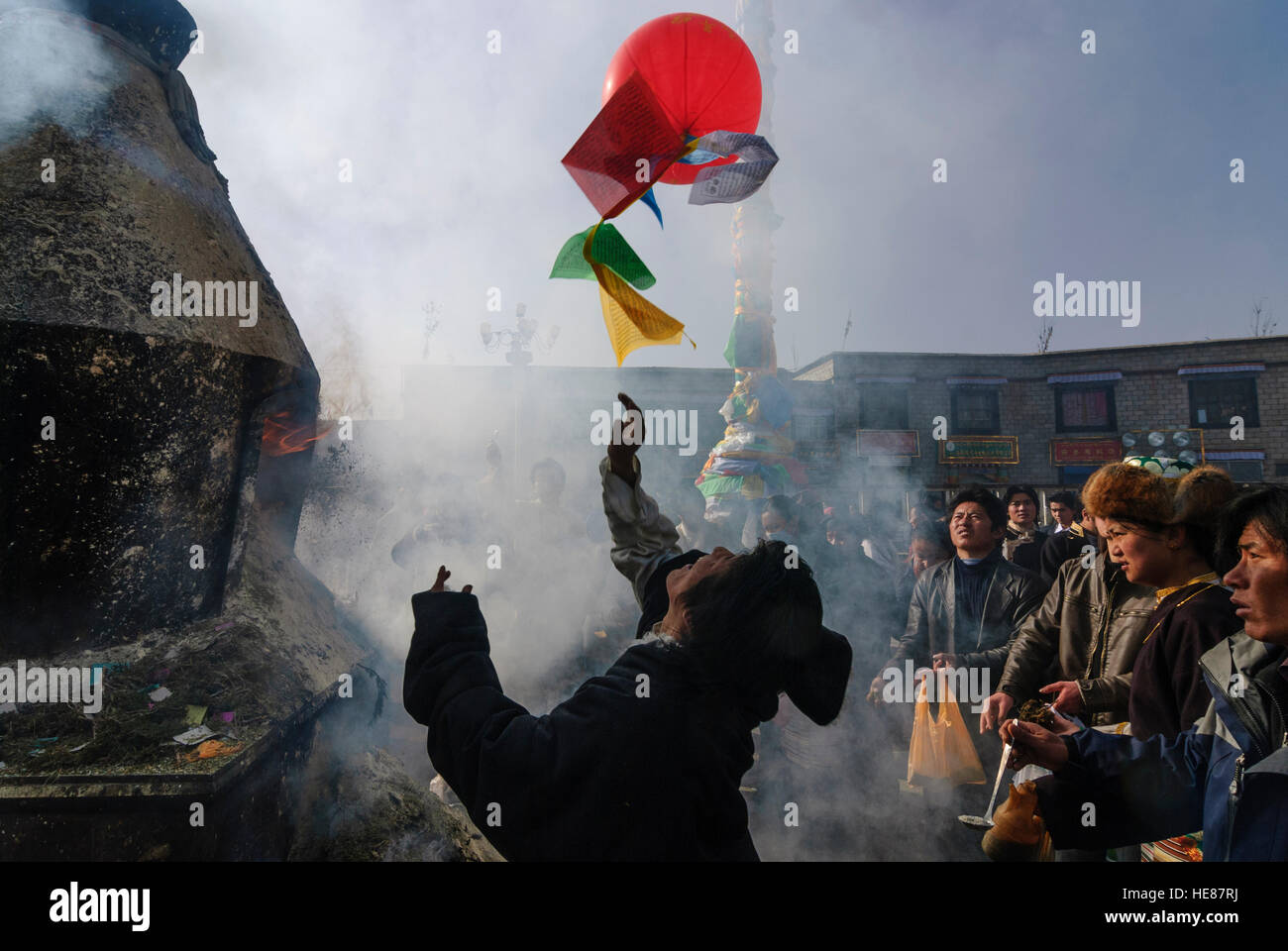 Tibetans throwing a balloon hi-res stock photography and images - Alamy