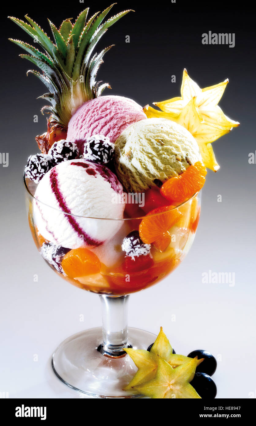 Sundae glasses hi-res stock photography and images - Alamy