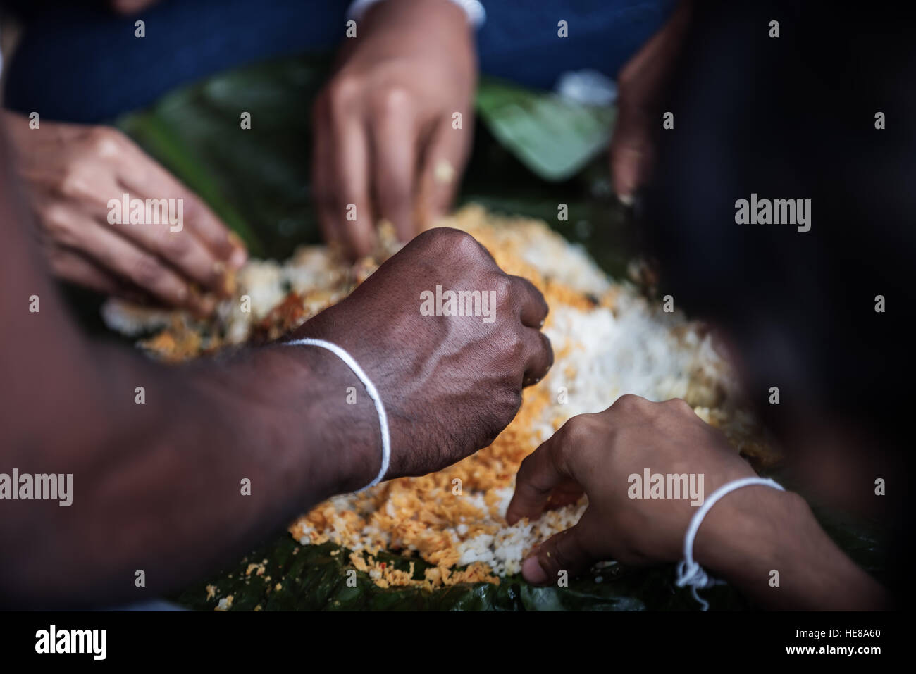 Food india eating with hands hi-res stock photography and images - Alamy