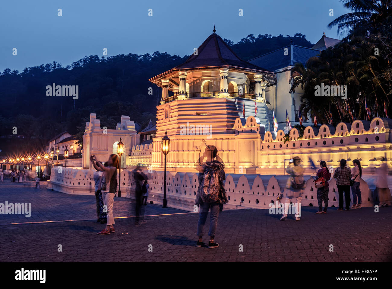 Dalada maligawa hi-res stock photography and images - Alamy