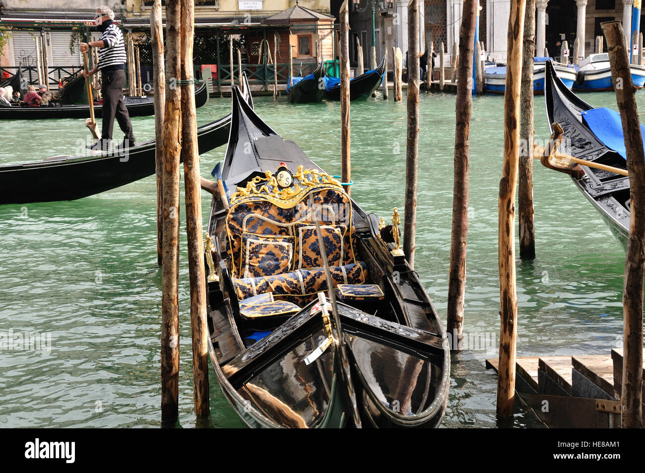 Venice and gondolas hi-res stock photography and images - Alamy
