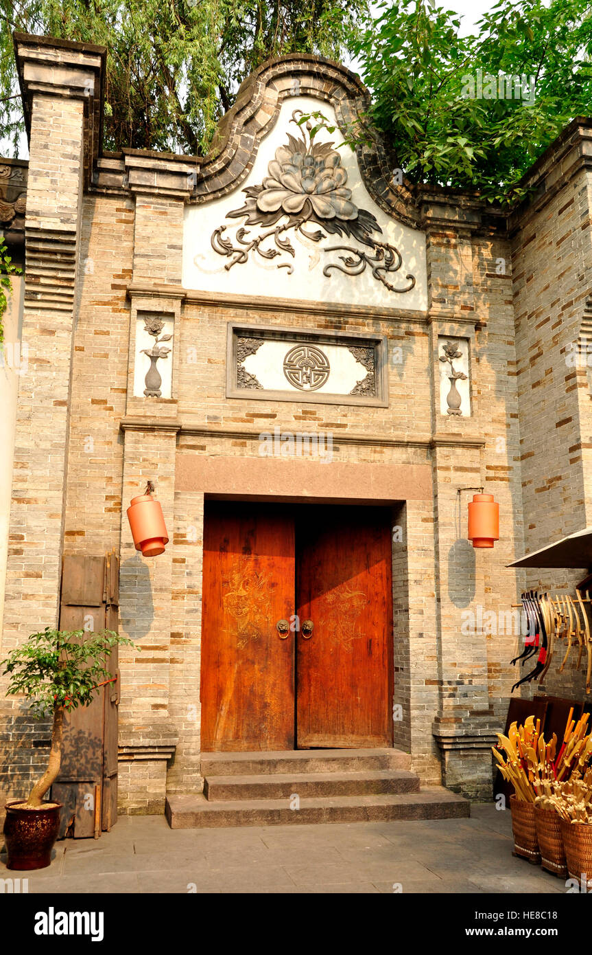 Traditional chinese entrance hi-res stock photography and images - Alamy