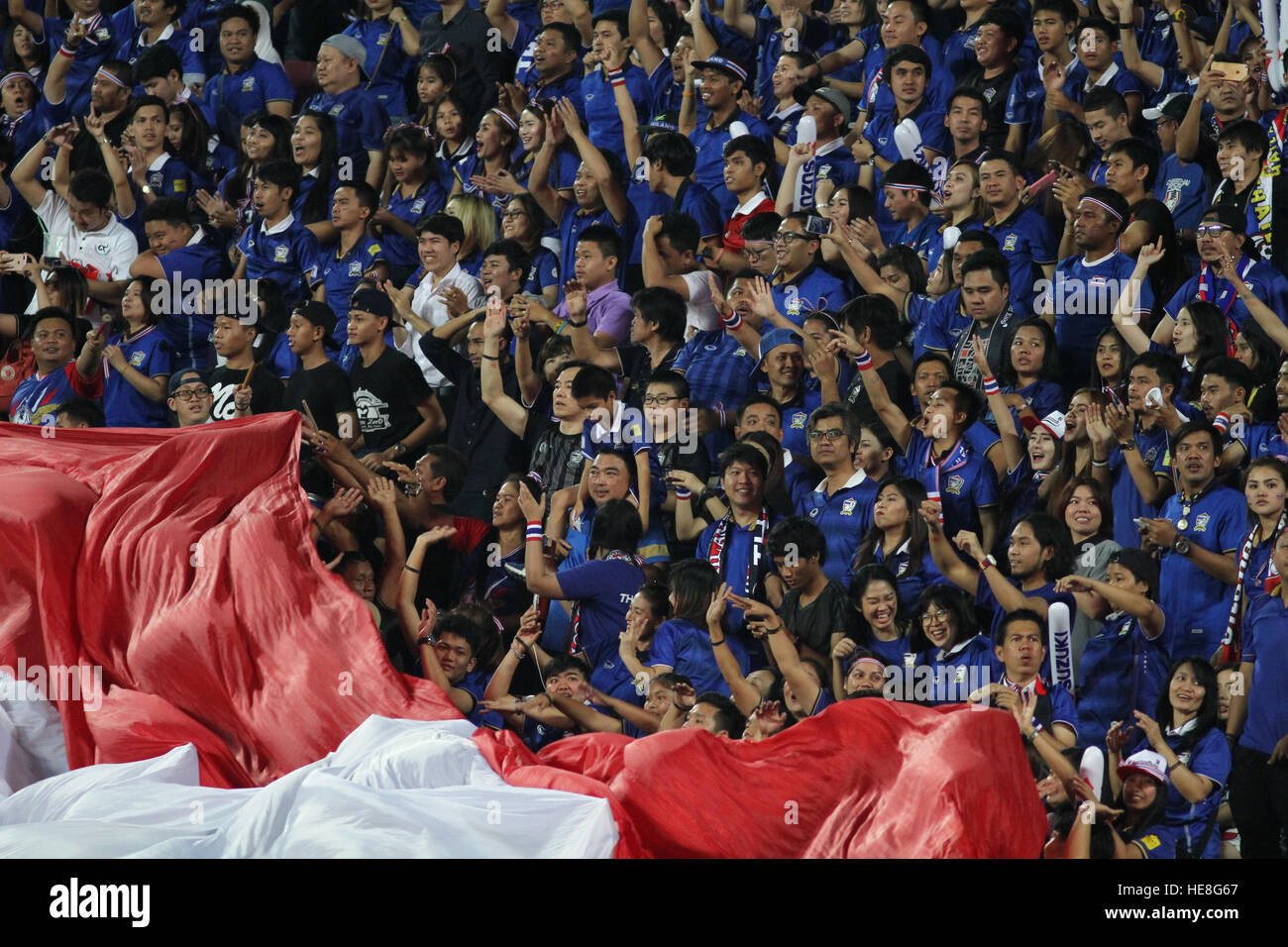 Thailand. 17th Dec, 2016. Thailand fans cheer during the AFF Suzuki Cup ...