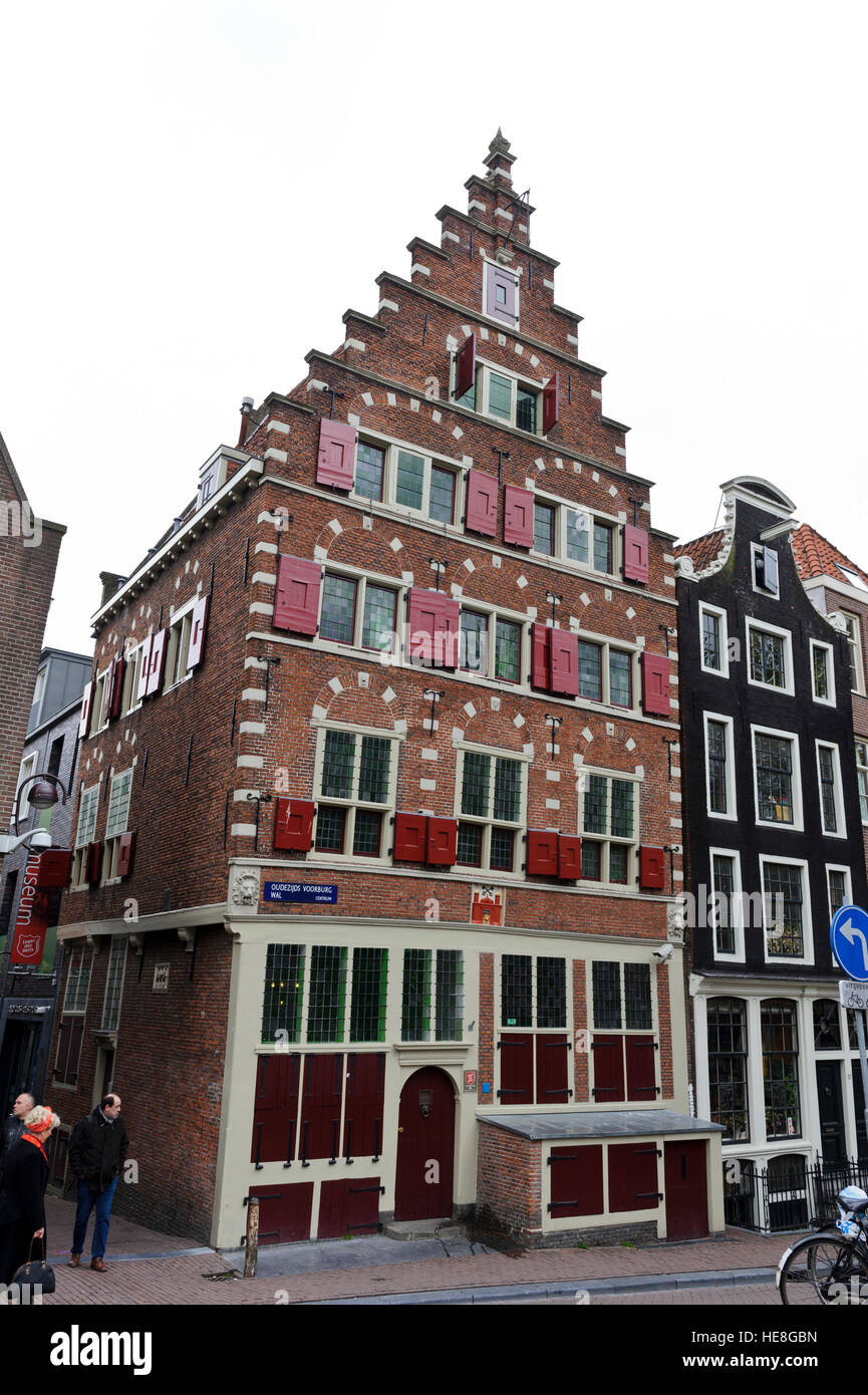 A typical dutch building in Amsterdam, Holland, Netherlands Stock Photo ...