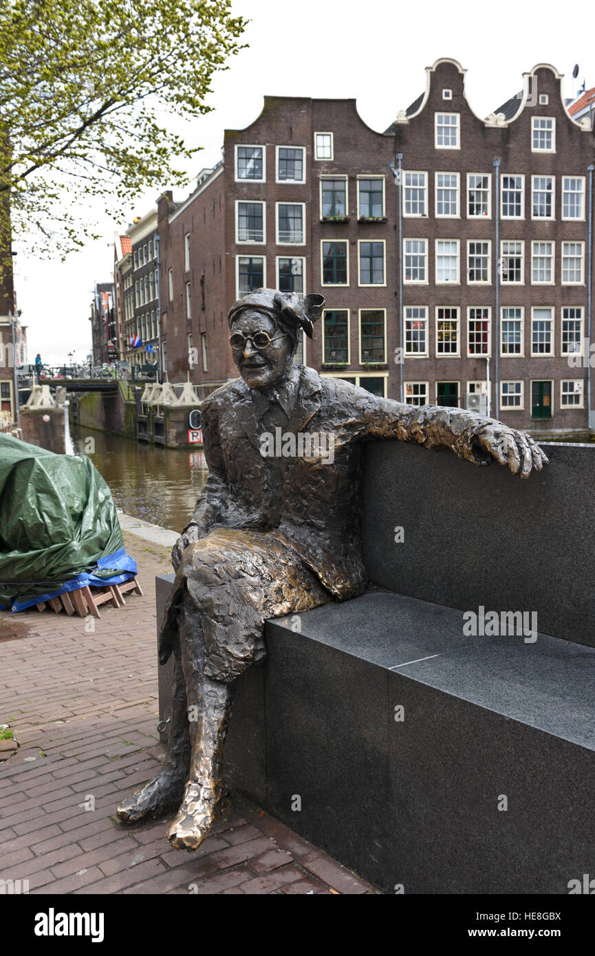 Alida bosshardt major bosshardt statue hi-res stock photography and ...