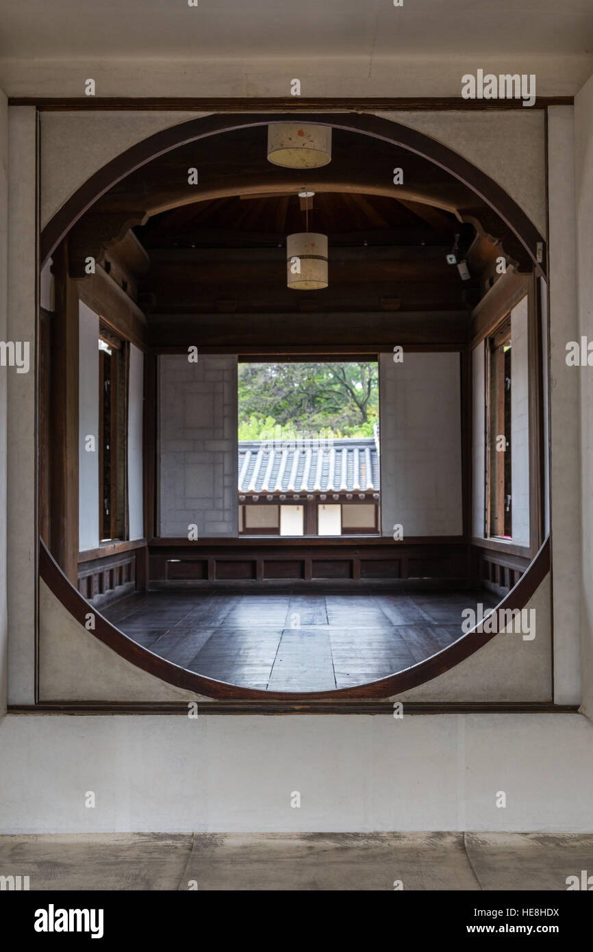 Simple building hi-res stock photography and images - Alamy