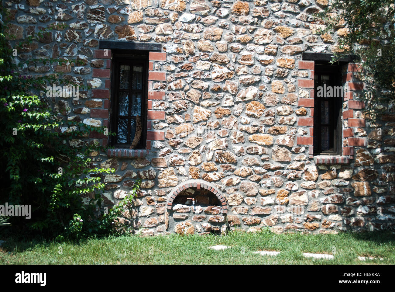 rustic stone wall Stock Photo - Alamy