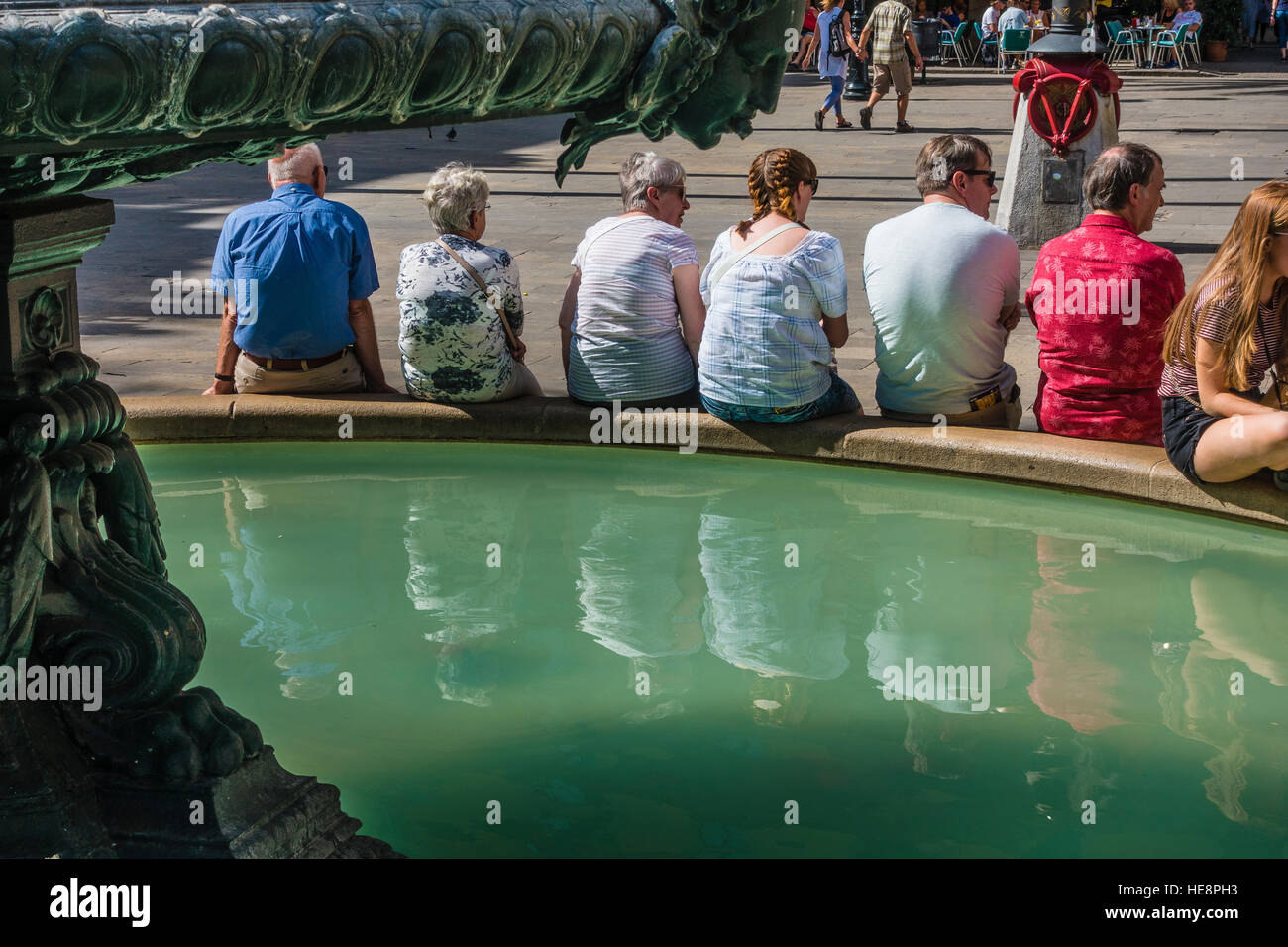 Fountains edge hi-res stock photography and images - Alamy