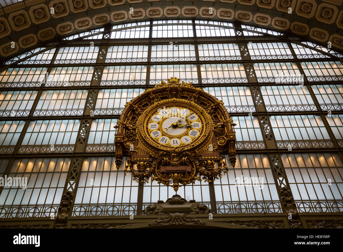 Antique clock paris hi-res stock photography and images - Alamy