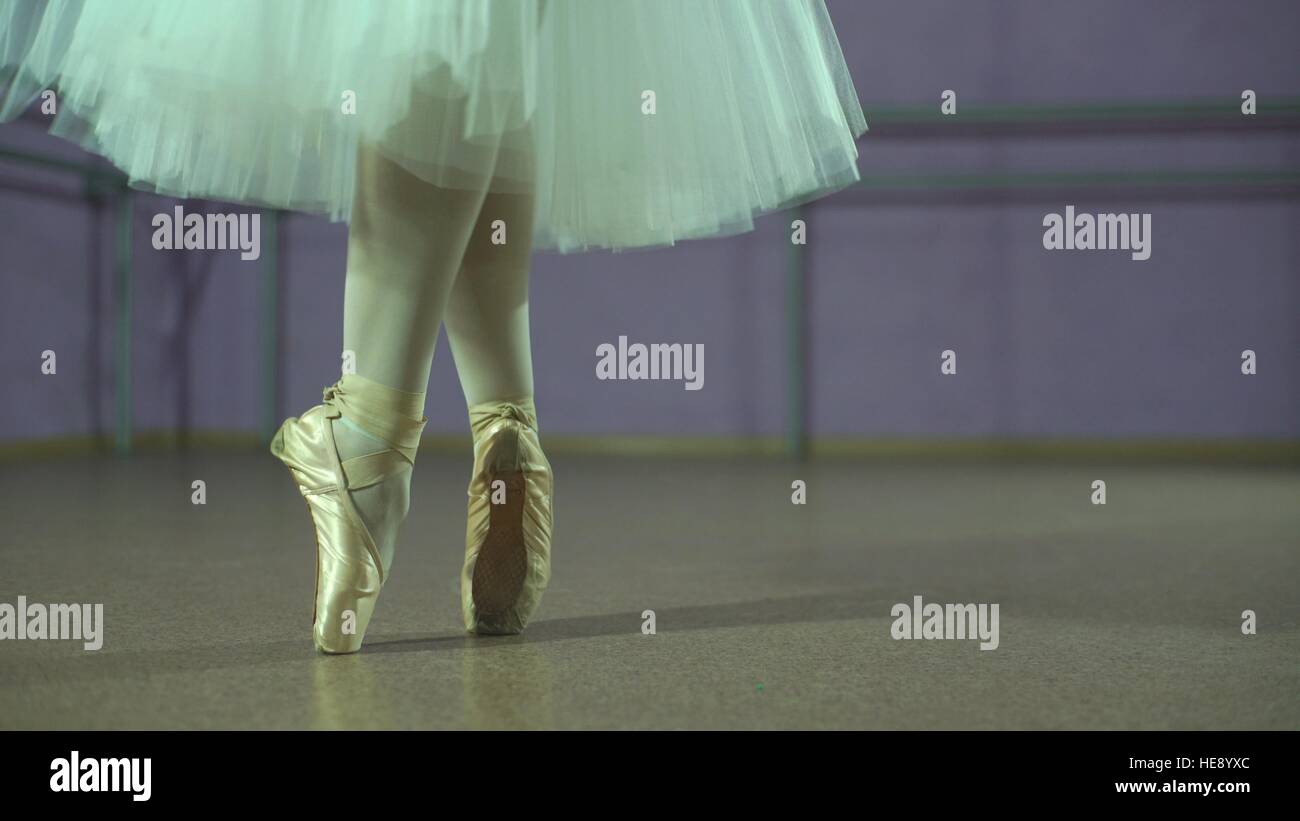 Legs of ballerina hi-res stock photography and images - Alamy