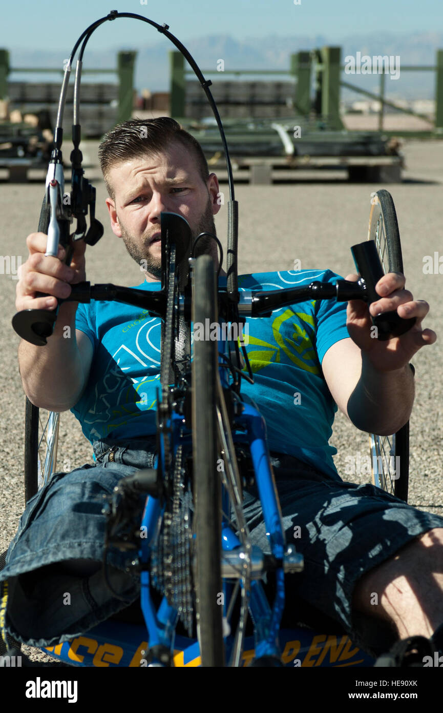 Garith golightly 2015 help cycling hi-res stock photography and images ...