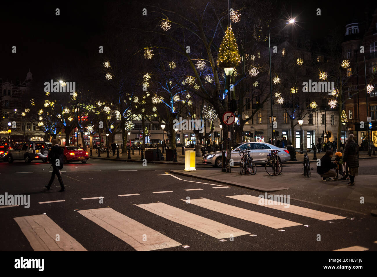 Christmas lights in sloane square hi-res stock photography and images ...