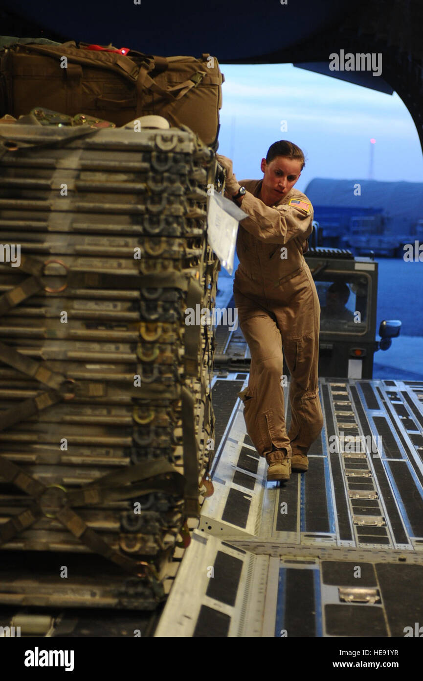 1st Lt. Erica McCaslin, 816th Expeditionary Airlift Squadron pilot ...