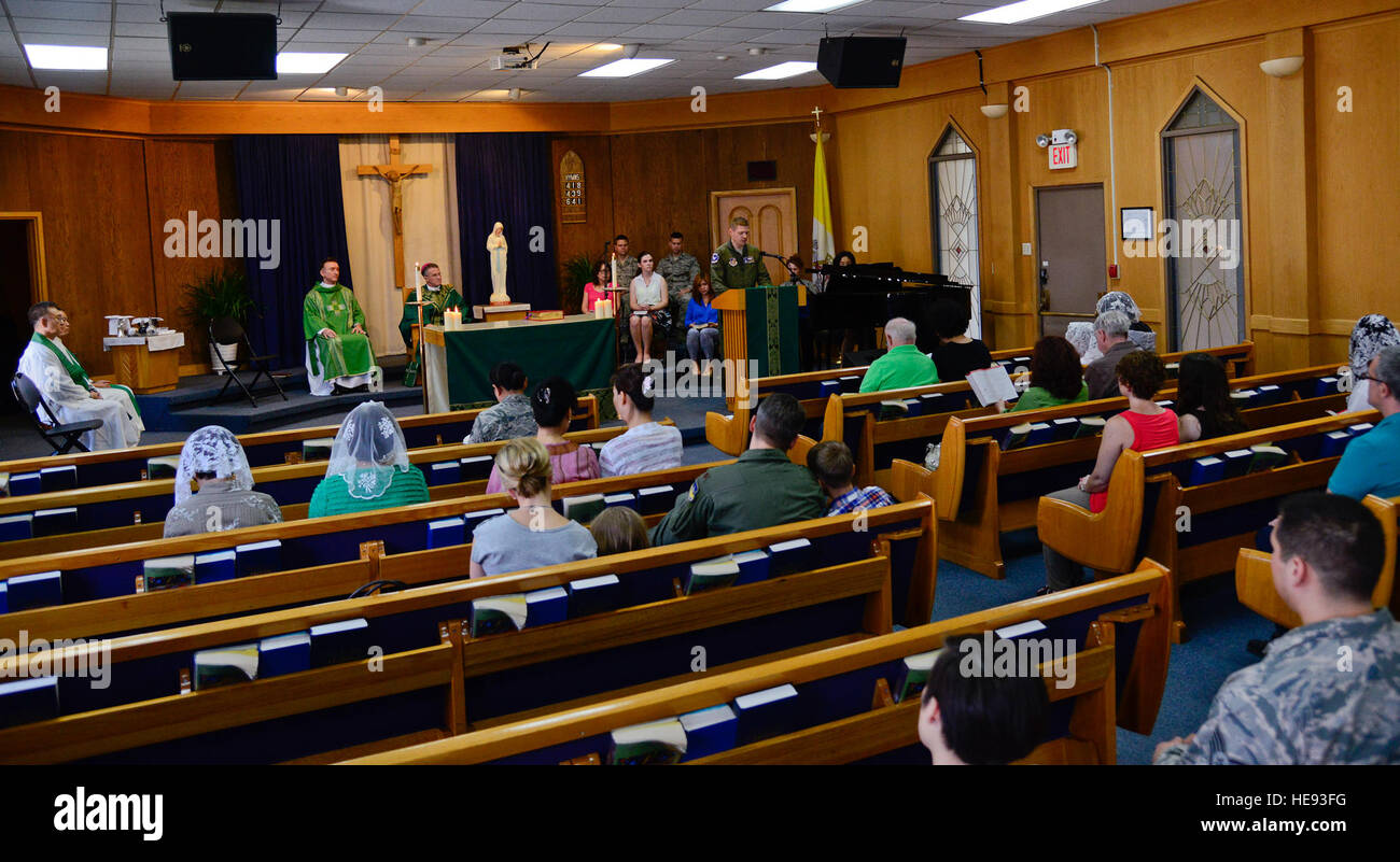 Archbishop for the military services hi-res stock photography and ...