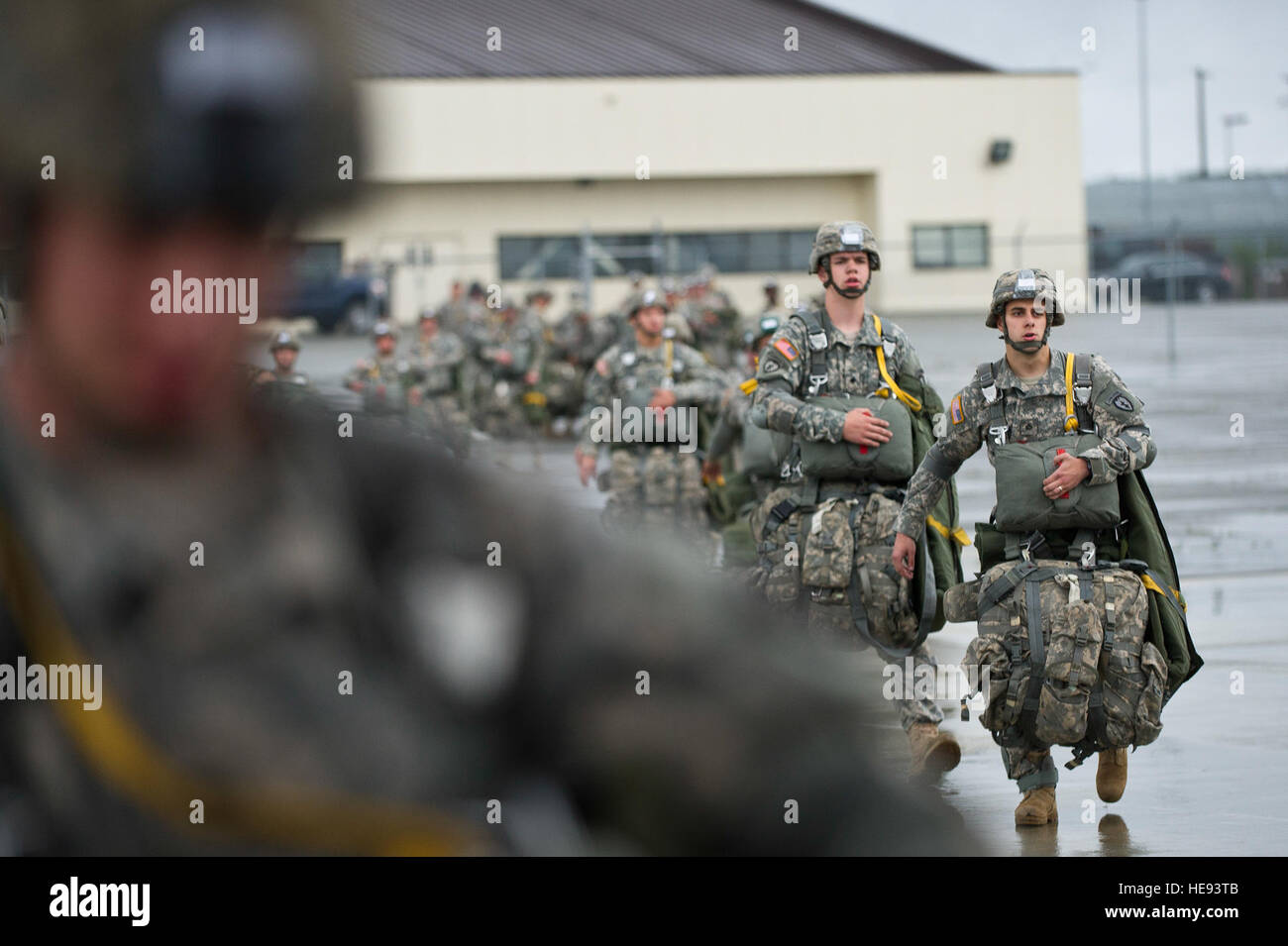 U.S. Army paratroopers with the 1st Battalion (Airborne), 501st ...