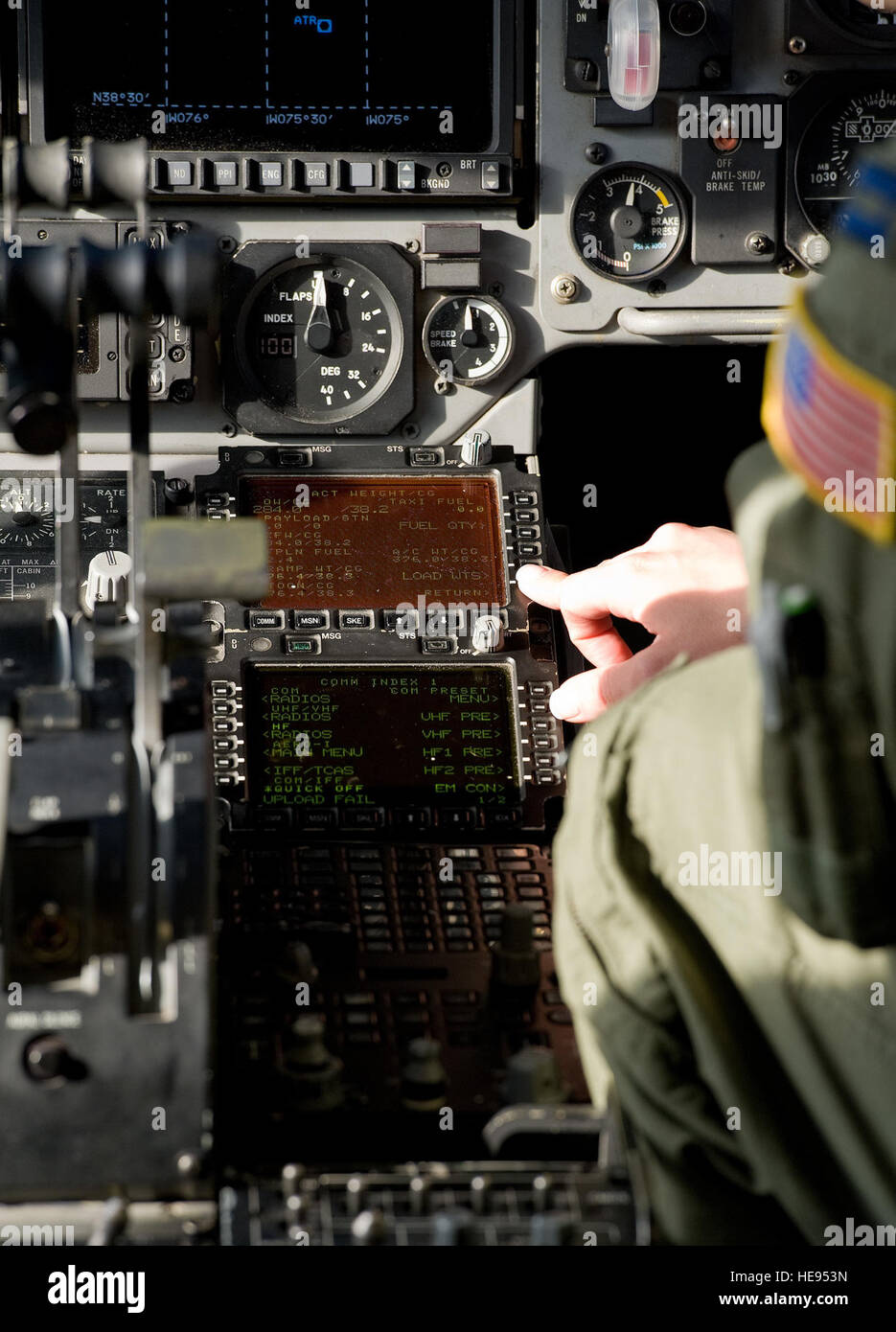 Female loadmaster hi-res stock photography and images - Alamy