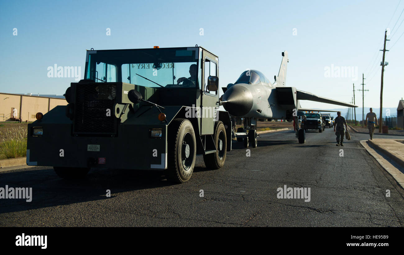 Missile maintenance operations center hi-res stock photography and ...