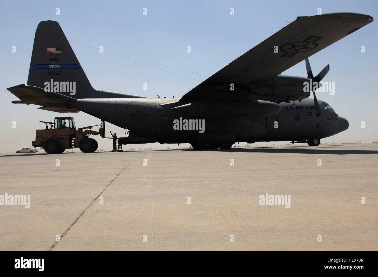 777th expeditionary airlift squadron hi-res stock photography and ...