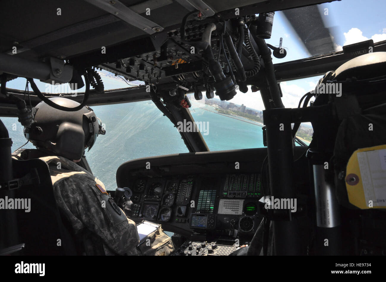 Banking turn black hawk helicopter hi-res stock photography and images ...