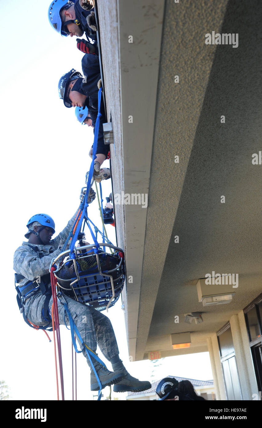 Confined space rescue operations training hi-res stock photography and ...