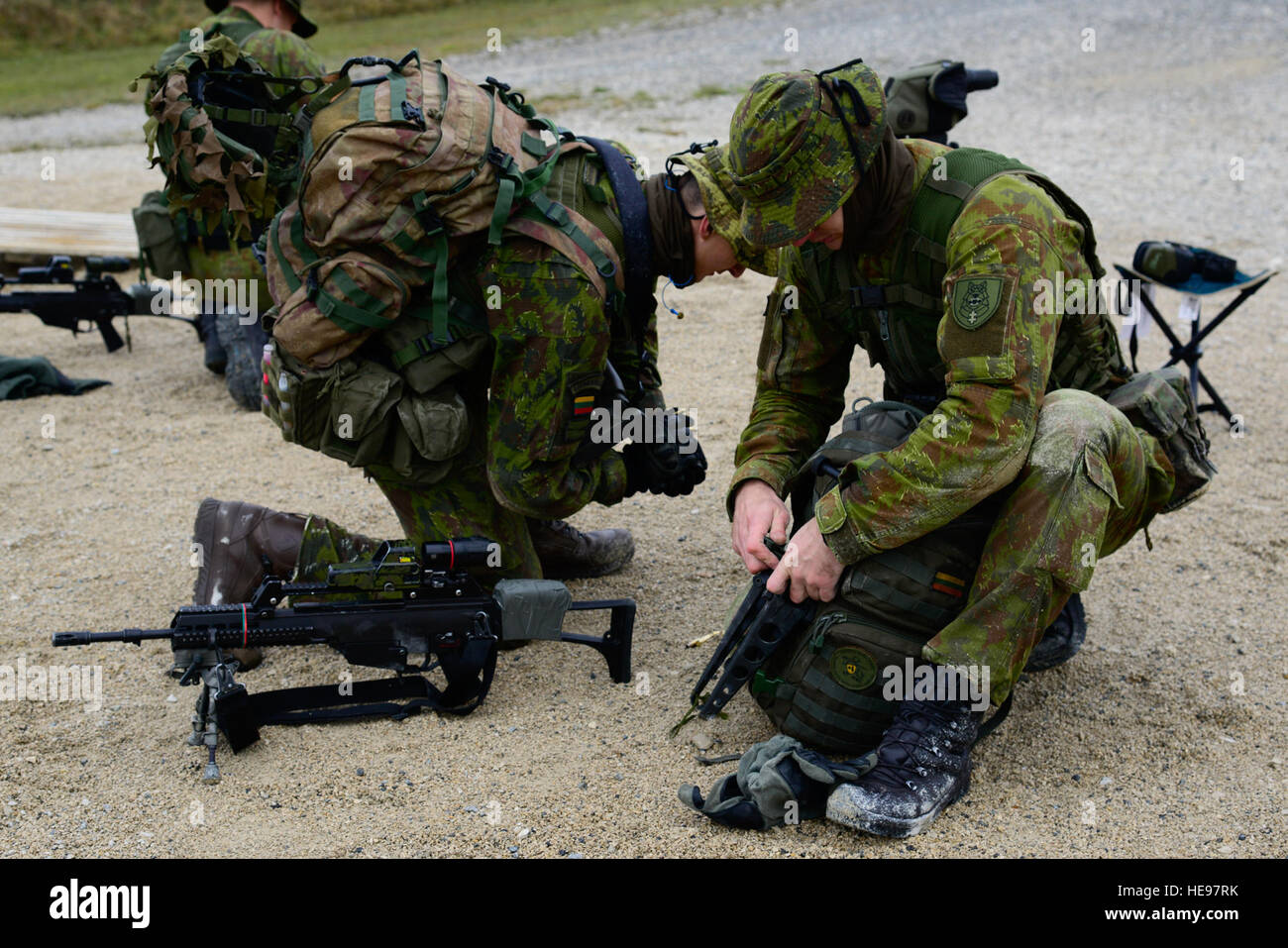 Lithuanian soldiers prepare their weapons during the European Best ...