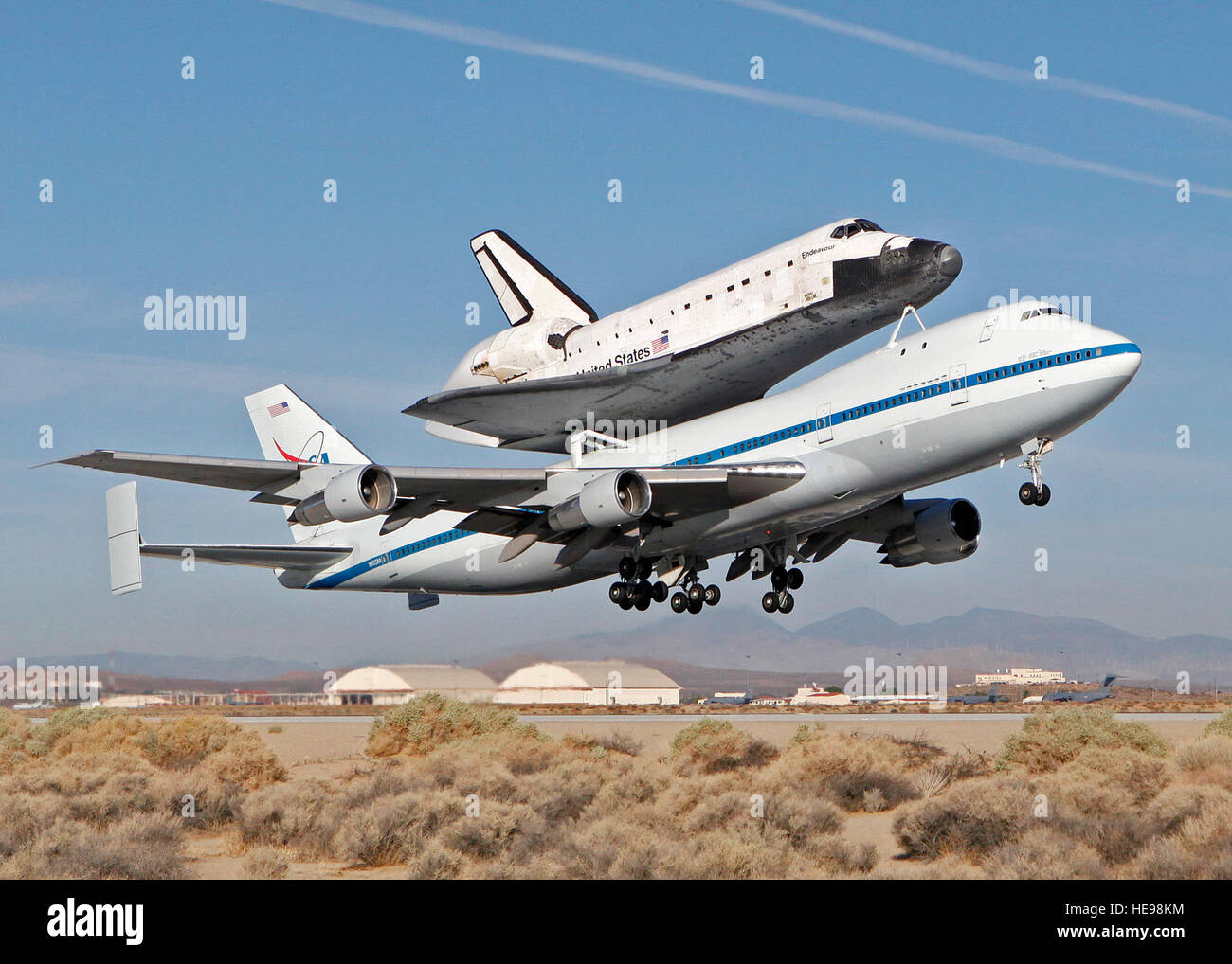 NASA's 747 Shuttle Carrier Aircraft, carrying space shuttle Endeavour ...