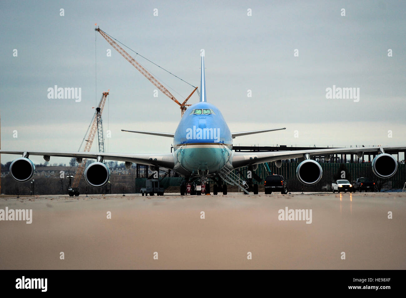 Aircraft construction boeing 747 hi-res stock photography and images ...