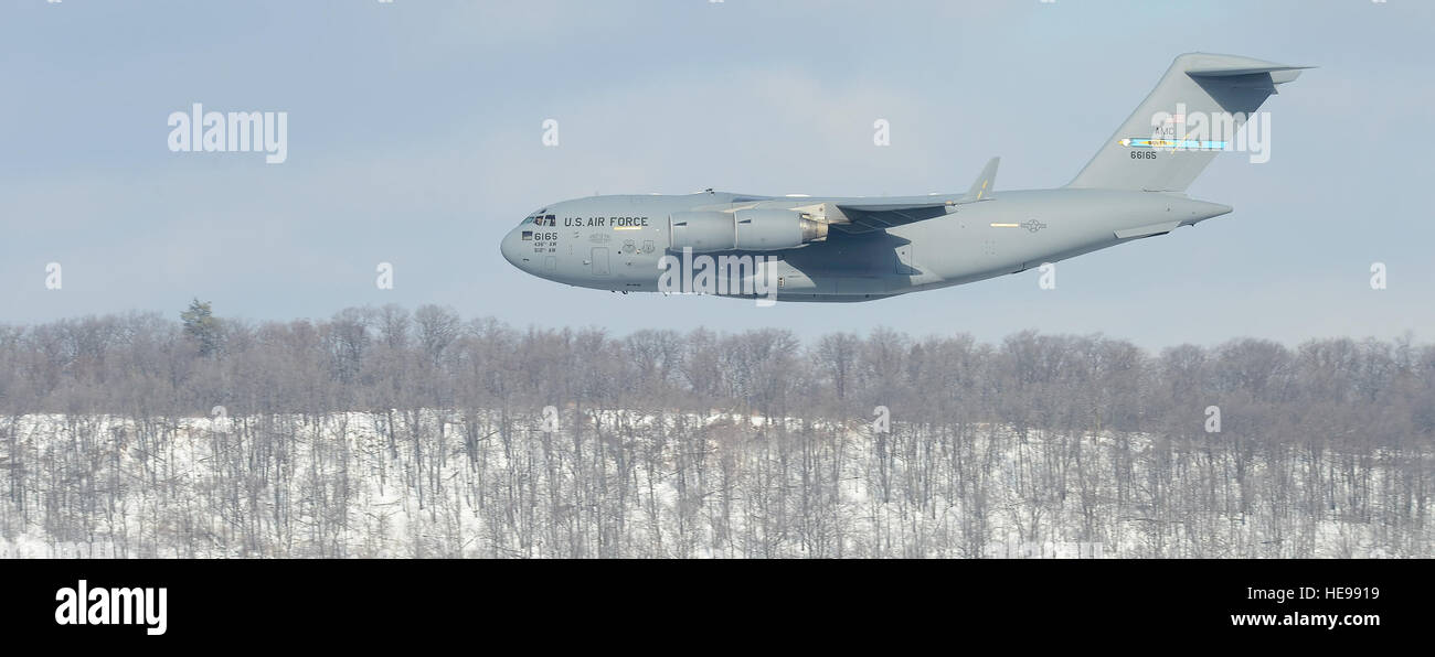 A C-17A Globemaster III from Dover Air Force Base, Del., practices low ...
