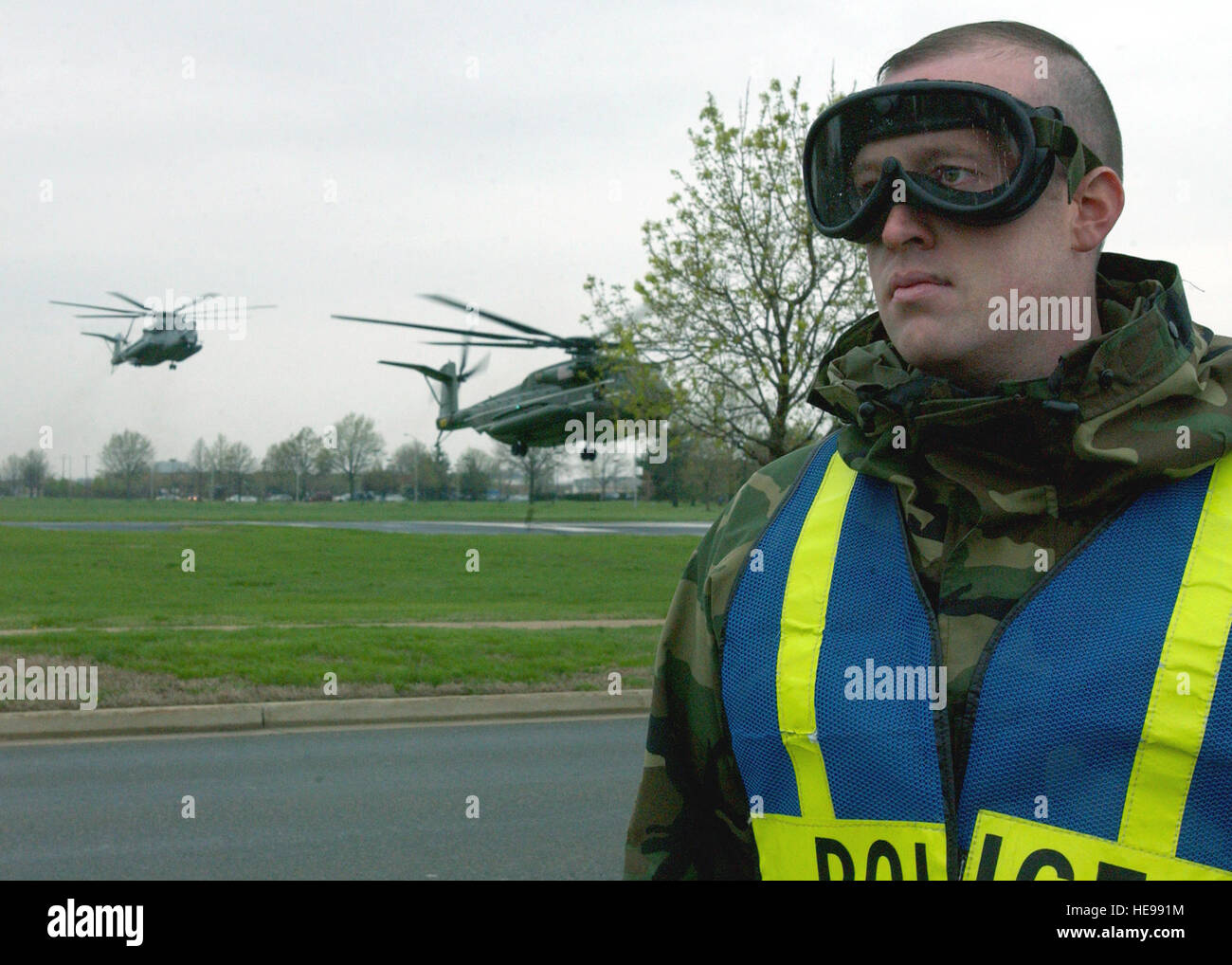 BOLLING AIR FORCE BASE, D.C. -- Wearing protective goggles to shield ...