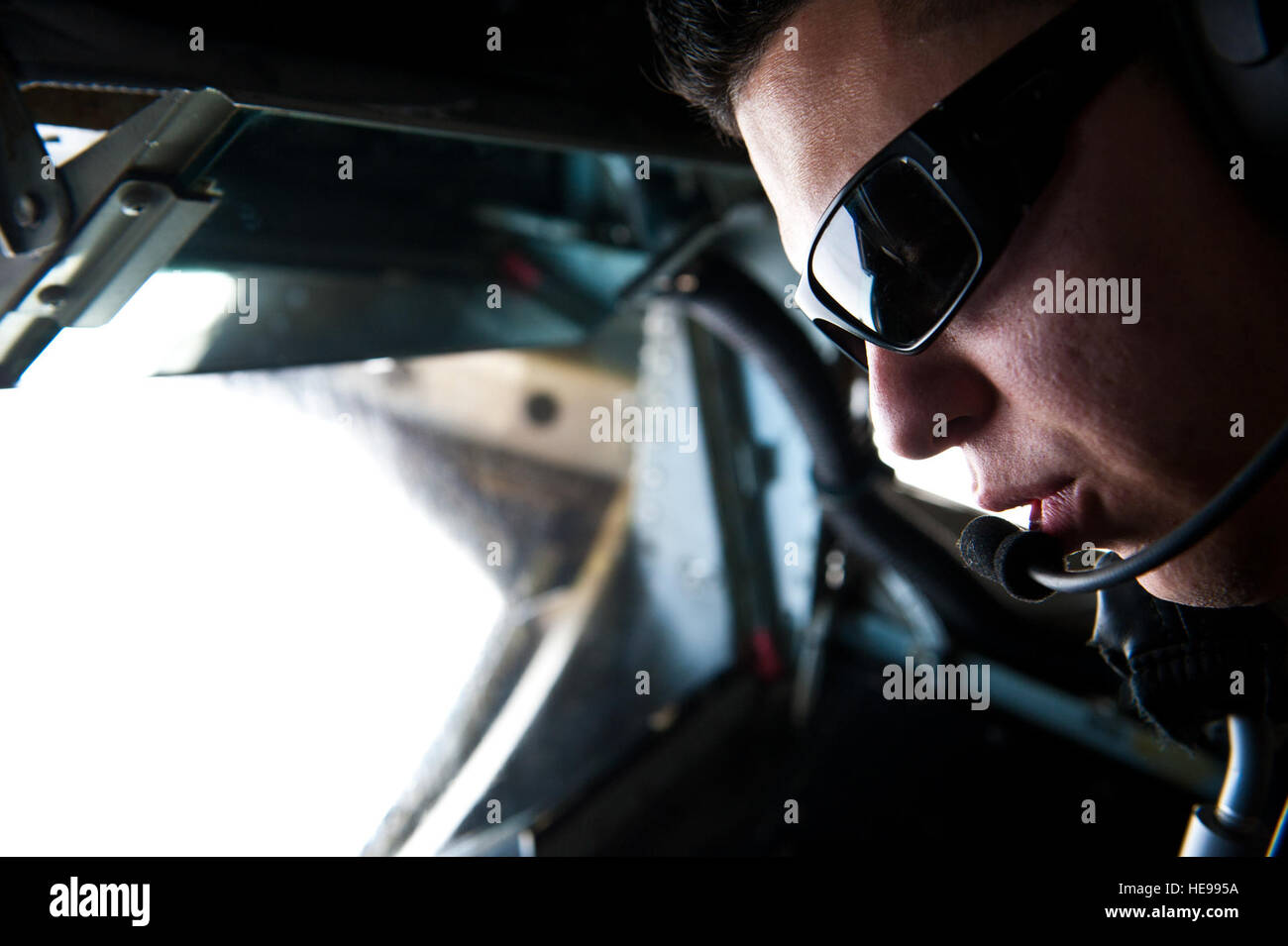 Mid air fueling hi-res stock photography and images - Alamy