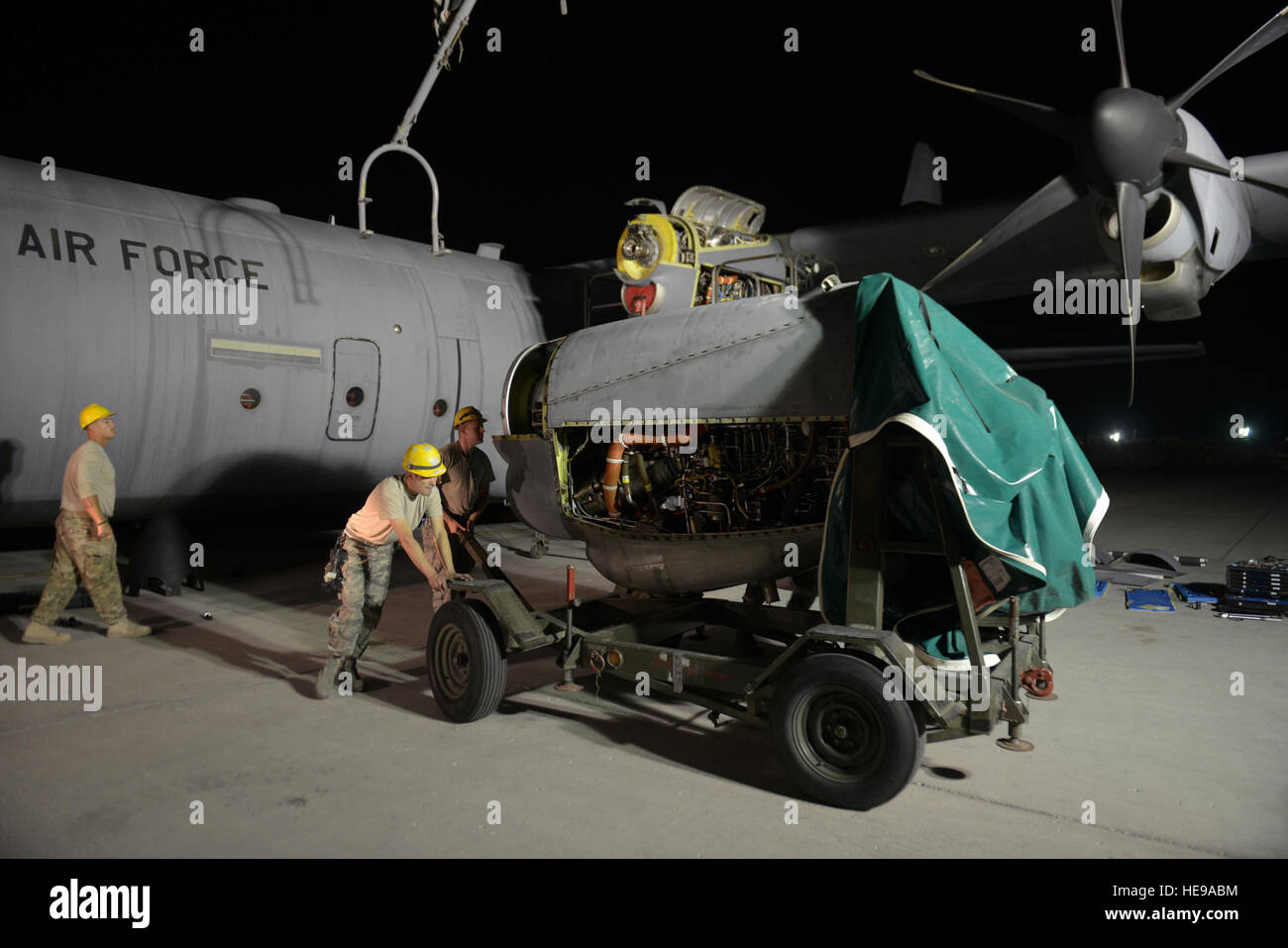 Maintenance squadron propulsion flight hi-res stock photography and ...