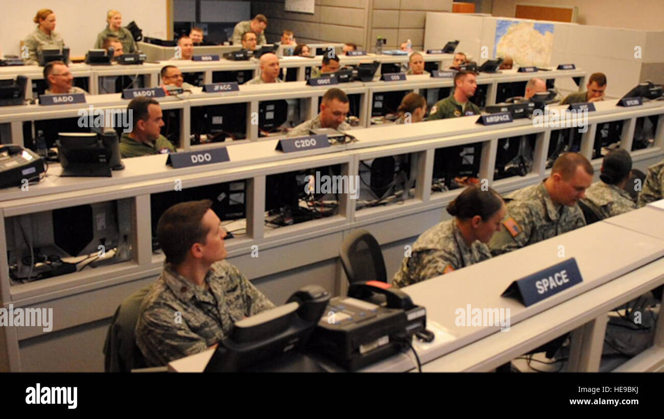 Airmen of the New York Air National Guard’s 152nd Air Operations Group ...