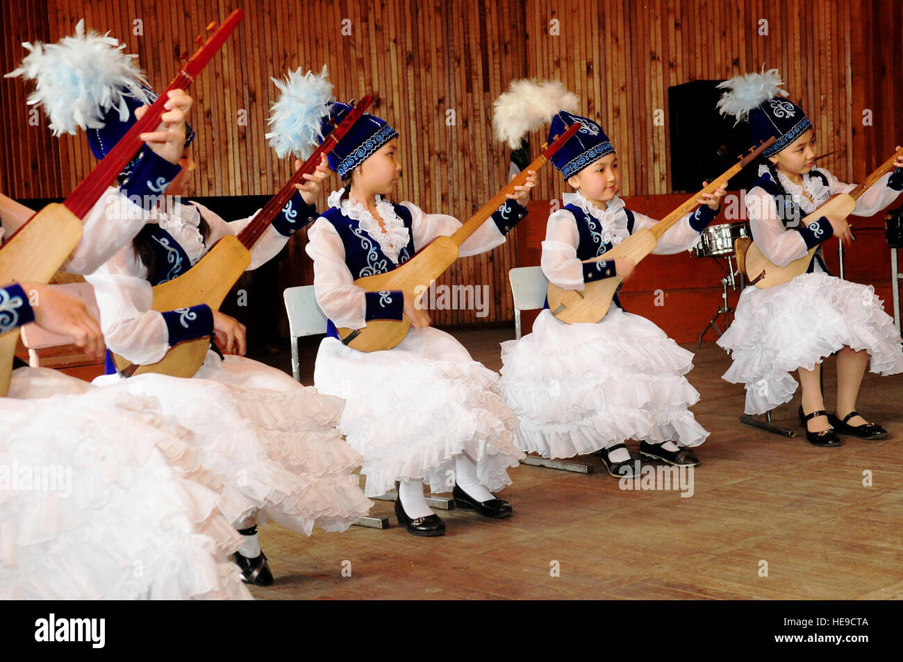 Cheerleaders in air hi-res stock photography and images - Alamy