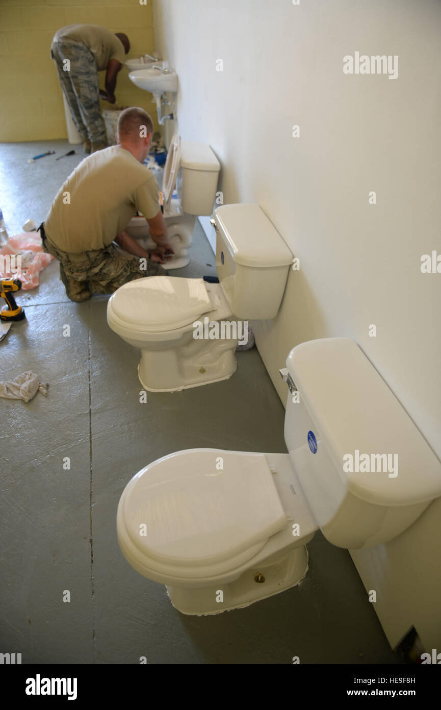 Toilets in the military hi-res stock photography and images - Alamy
