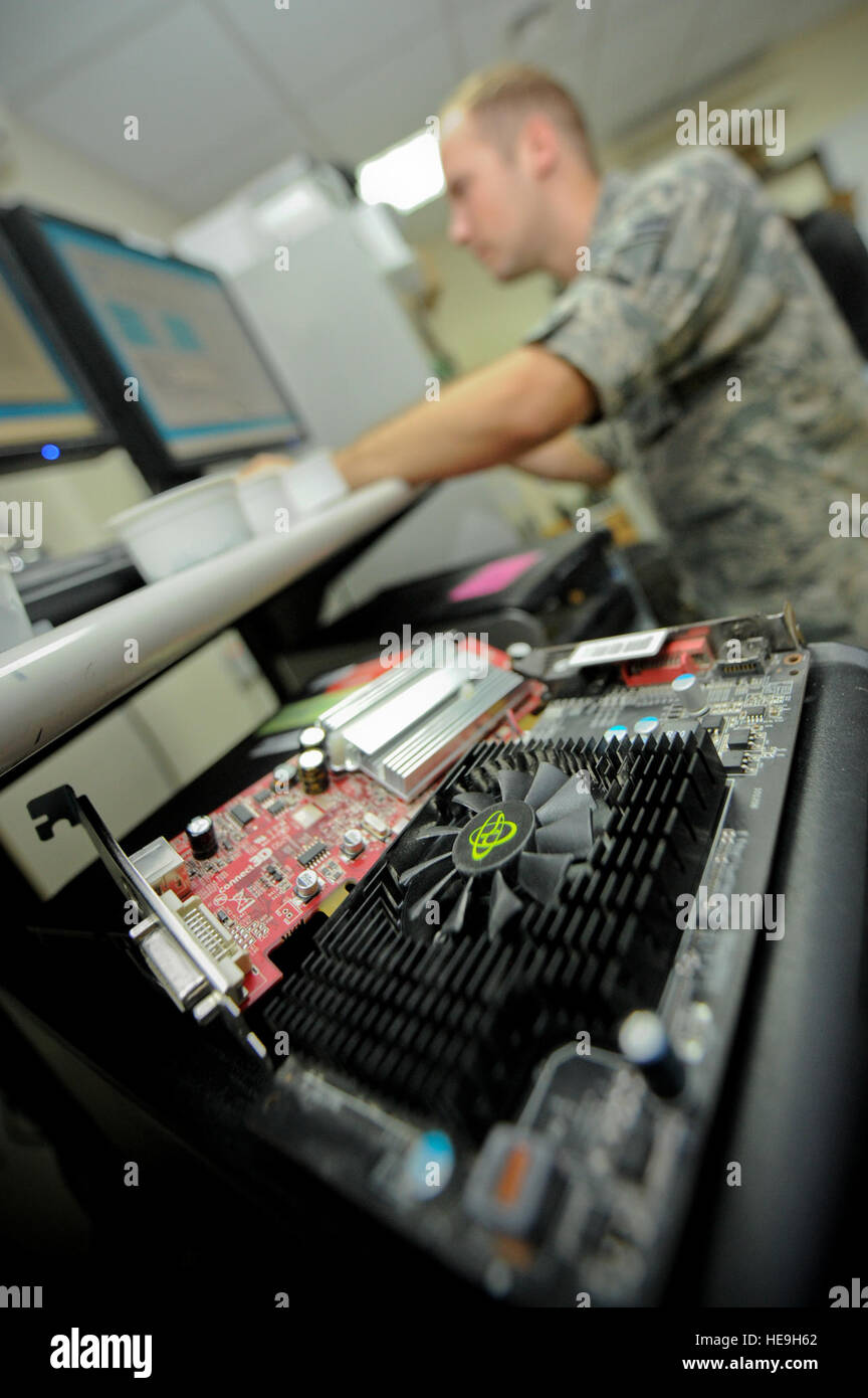 Air force small computer hi-res stock photography and images - Alamy