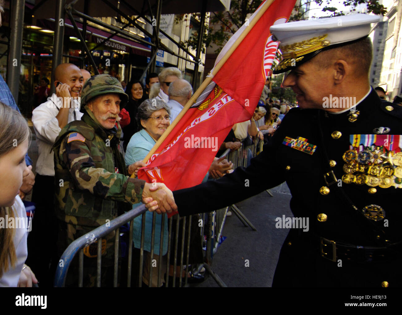Gen. Peter Pace, chairman of the Joint Chiefs of Staff, shakes hands ...