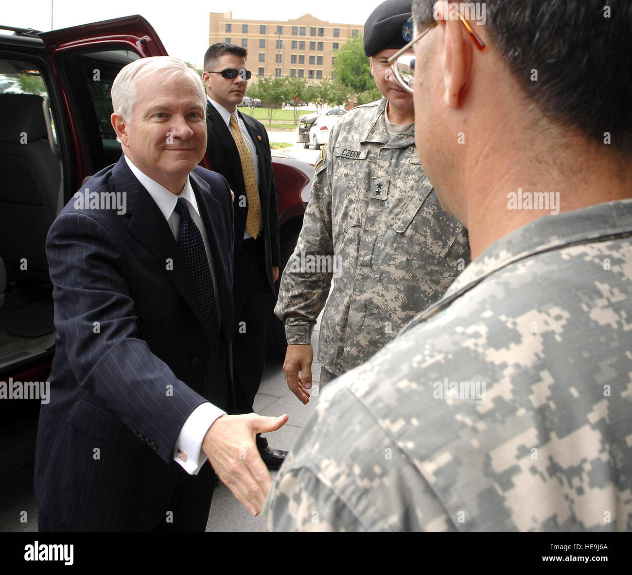 U.S Secretary of Defense Robert M. Gates visits the Center for the ...
