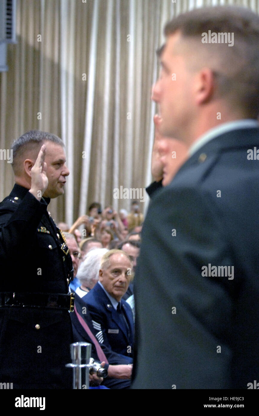 Vice Chairman of the Joint Chiefs of Staff Marine Gen. James Cartwright ...