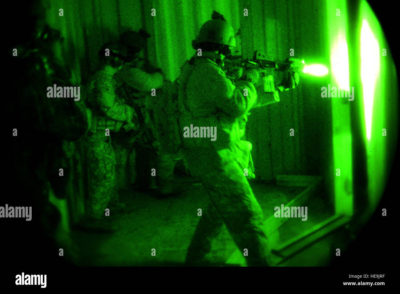 Military airlift command building hi-res stock photography and images ...