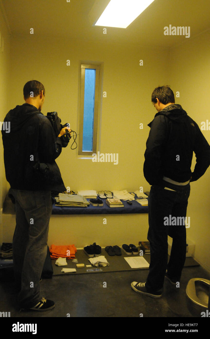 GUANTANAMO BAY, Cuba – Reporters from German media outlet Deutsche ...