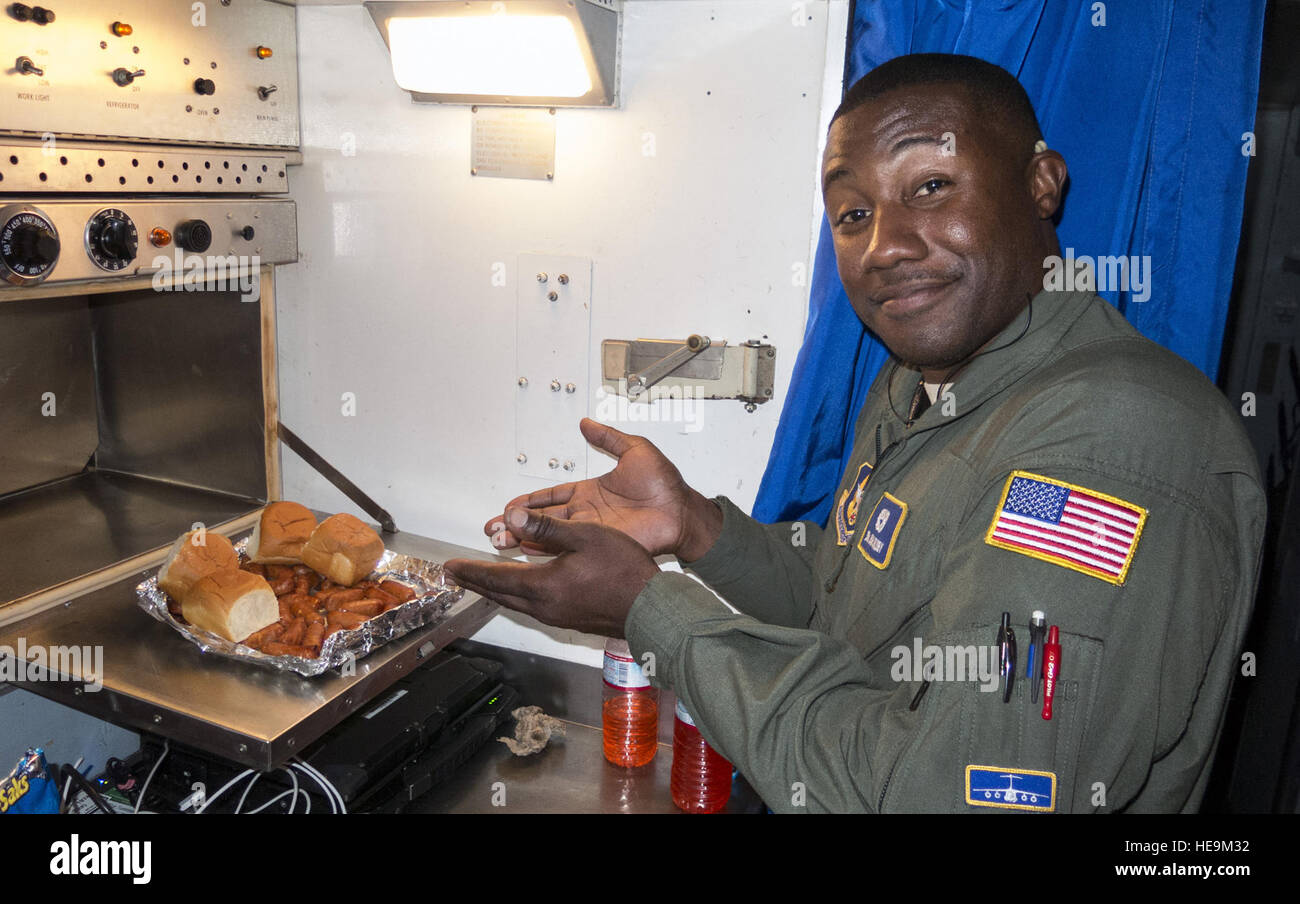 349th aircraft maintenance squadron hi-res stock photography and images ...