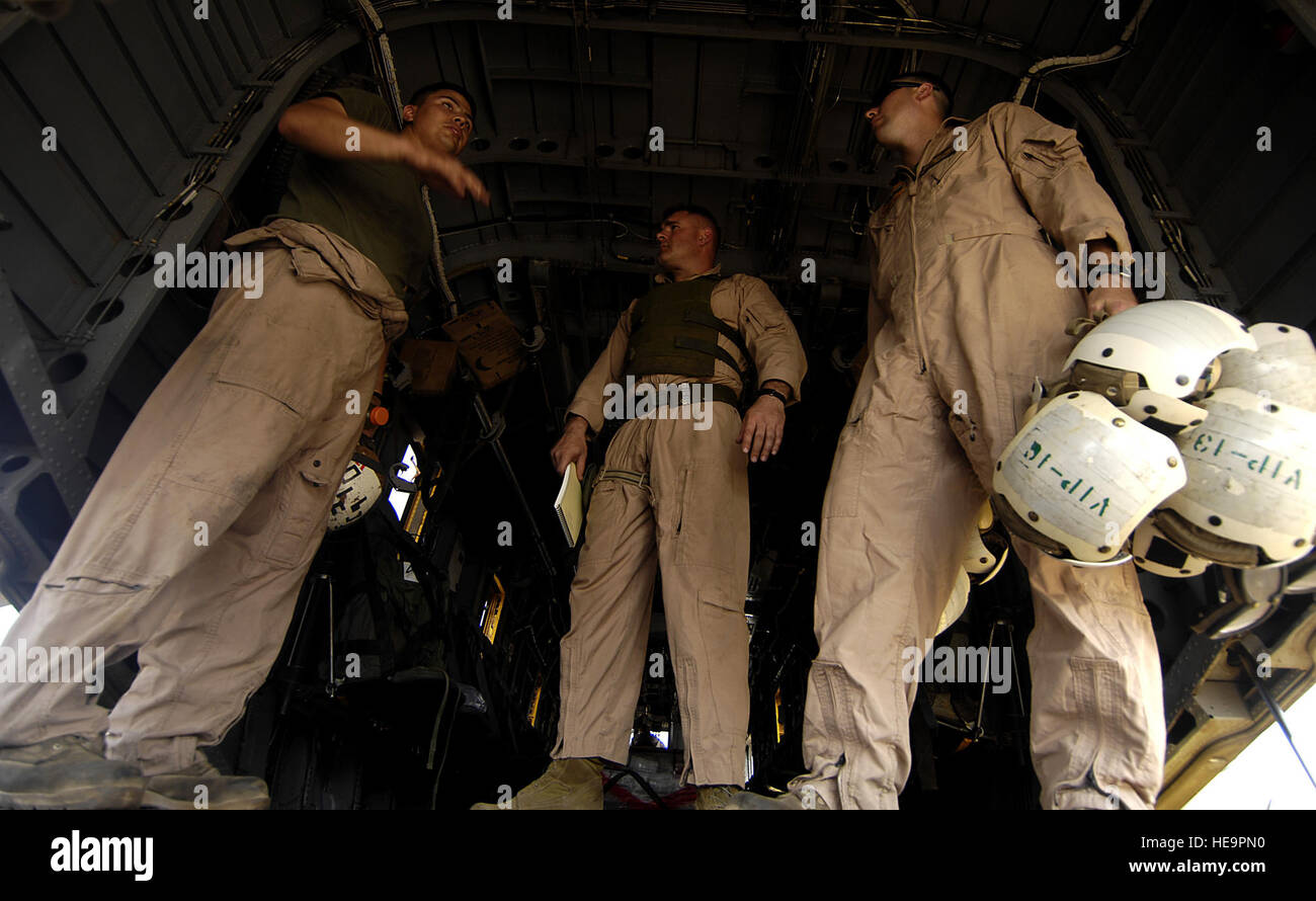 MH53 Aircrew Marines Sgt. Eric Guevara, Master Sgt. Ronald Parham and ...