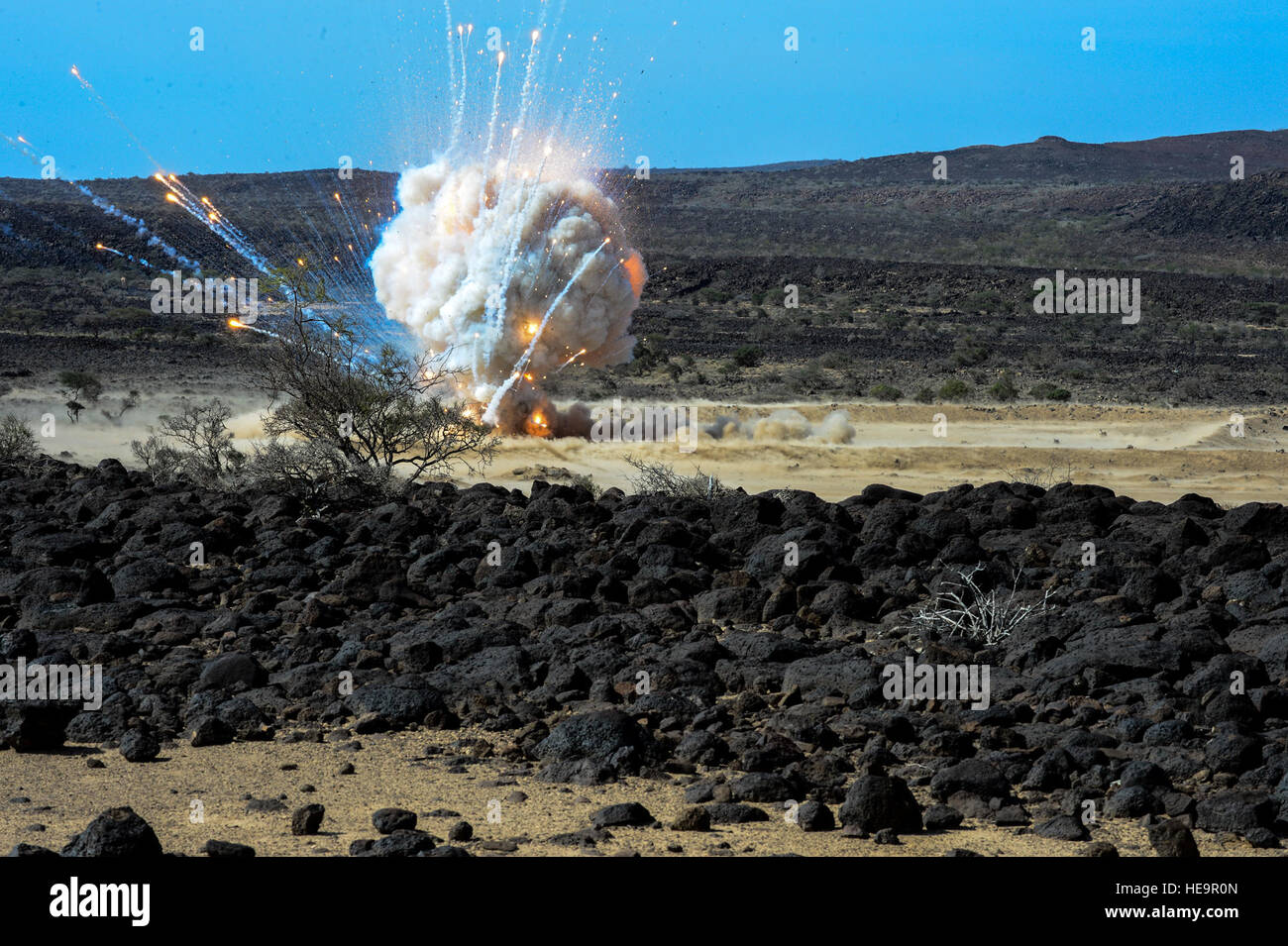 Explosive demolition us hi-res stock photography and images - Alamy