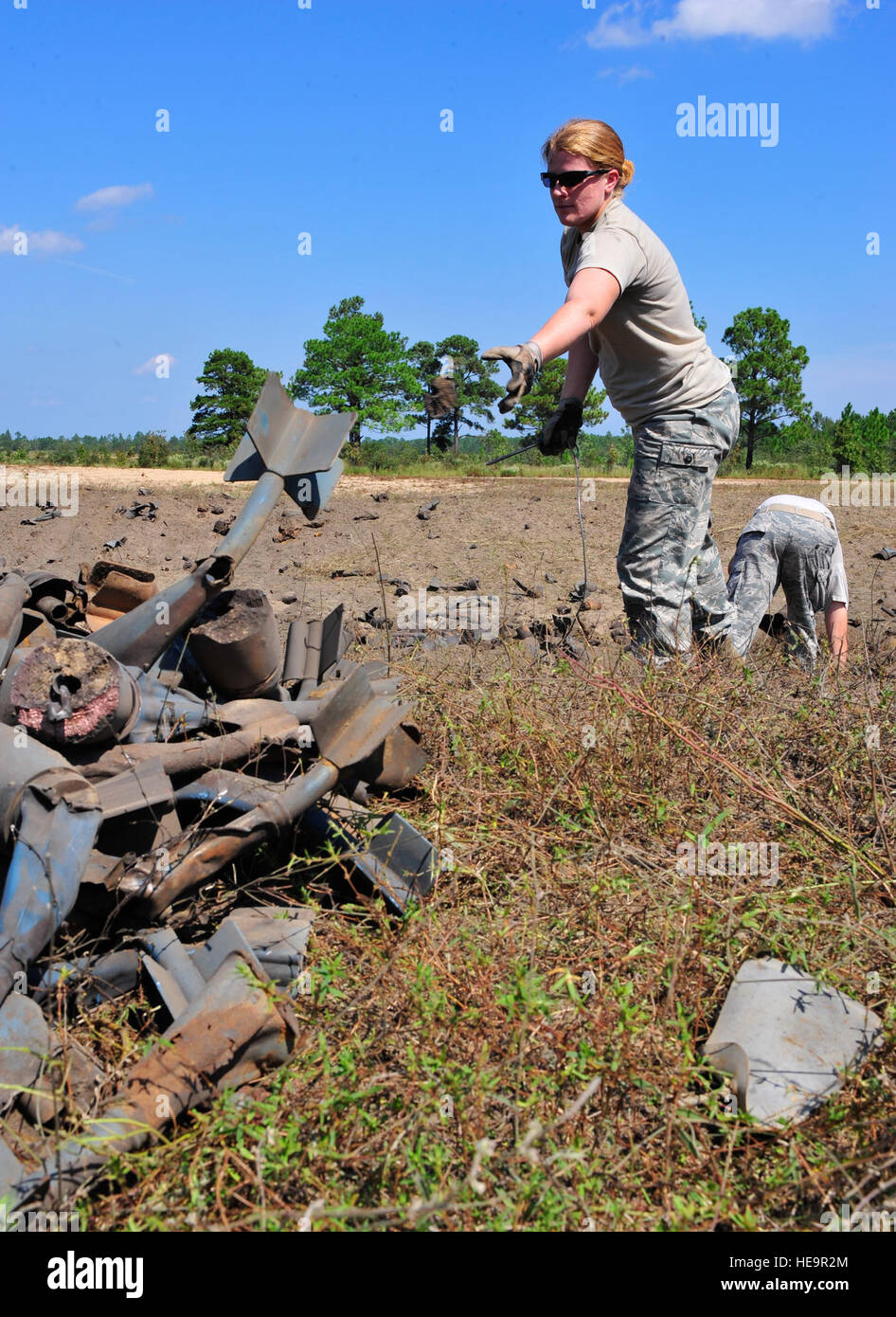 Tech. Sgt. Kim Mahan, 20th Civil Engineer Squadron explosive ordnance ...