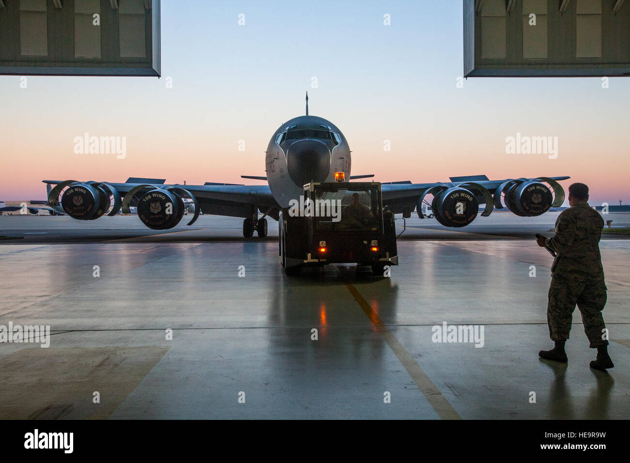 Mb 2 aircraft towing tractor hi-res stock photography and images - Alamy