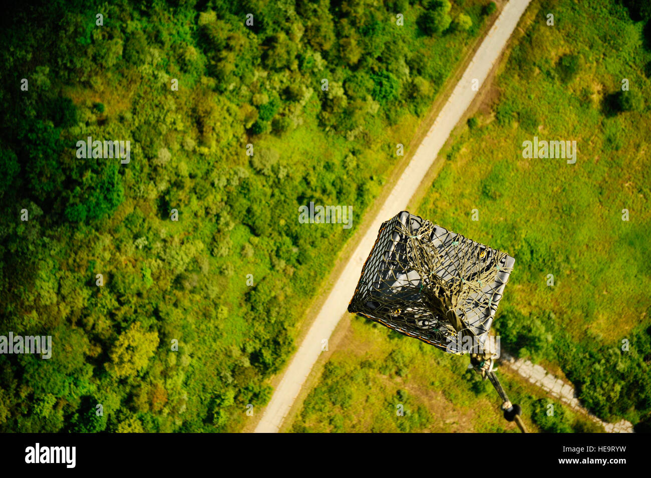 Uh 60 blackhawk sling load hi-res stock photography and images - Alamy