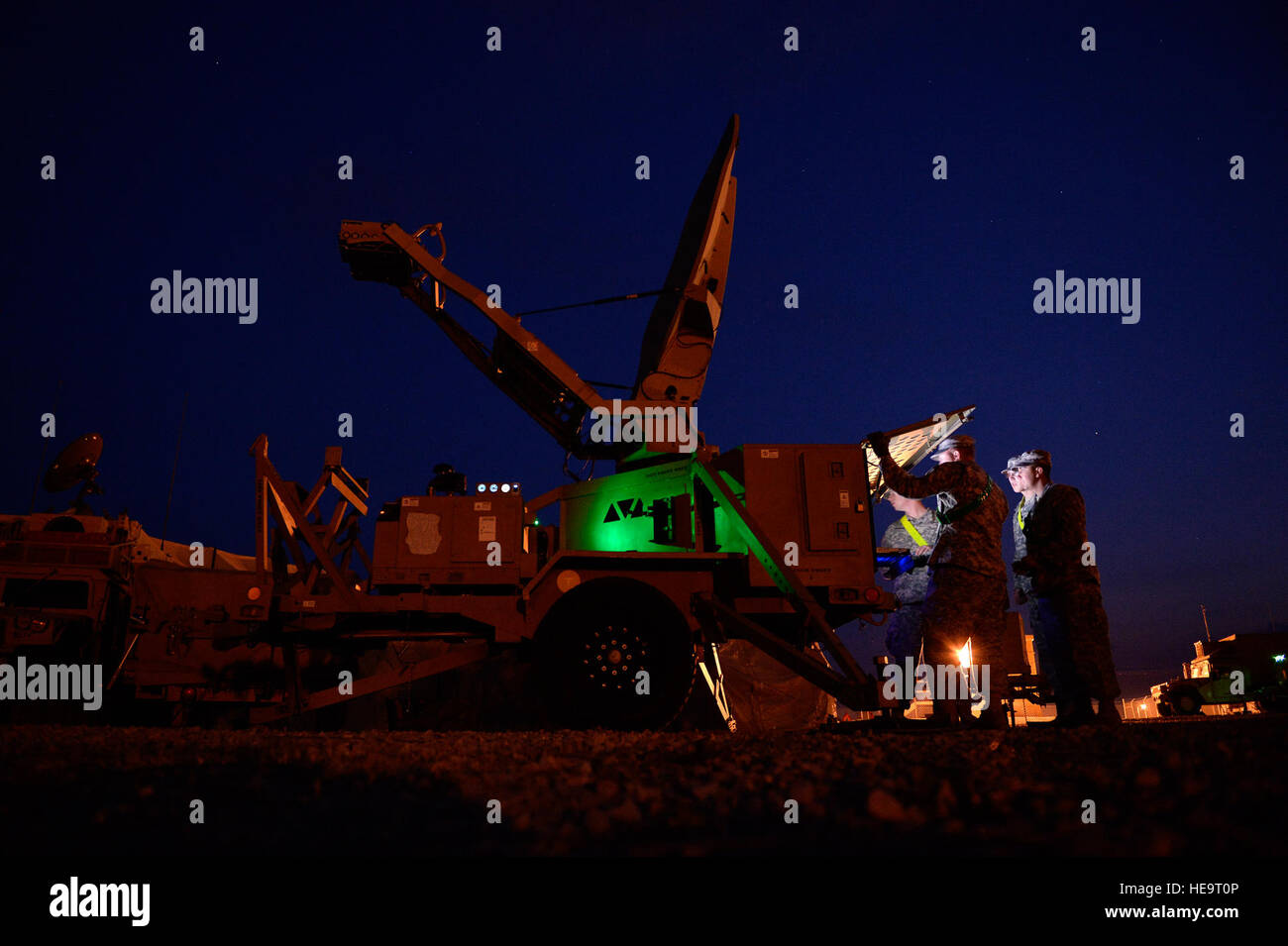 Members of the 1st Combat Aviation Brigade command post note team set ...