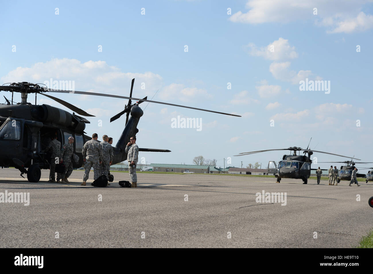 Members from the 1st Combat Aviation Brigade, 1st Infantry Division ...
