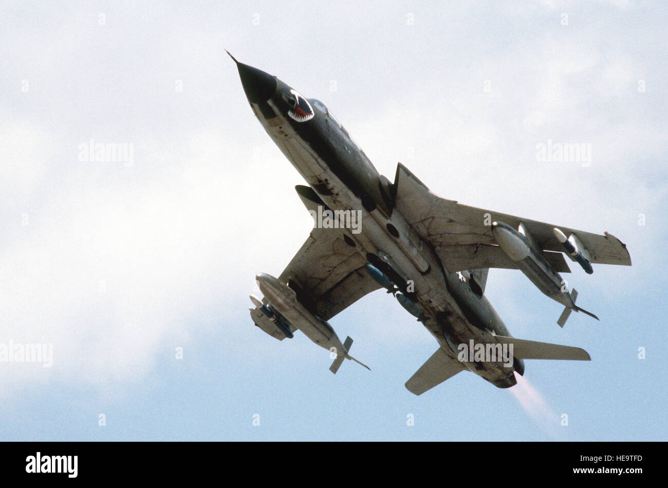 Left front view of an F-105 Delta Dart aircraft, carrying 500-lb Mark ...