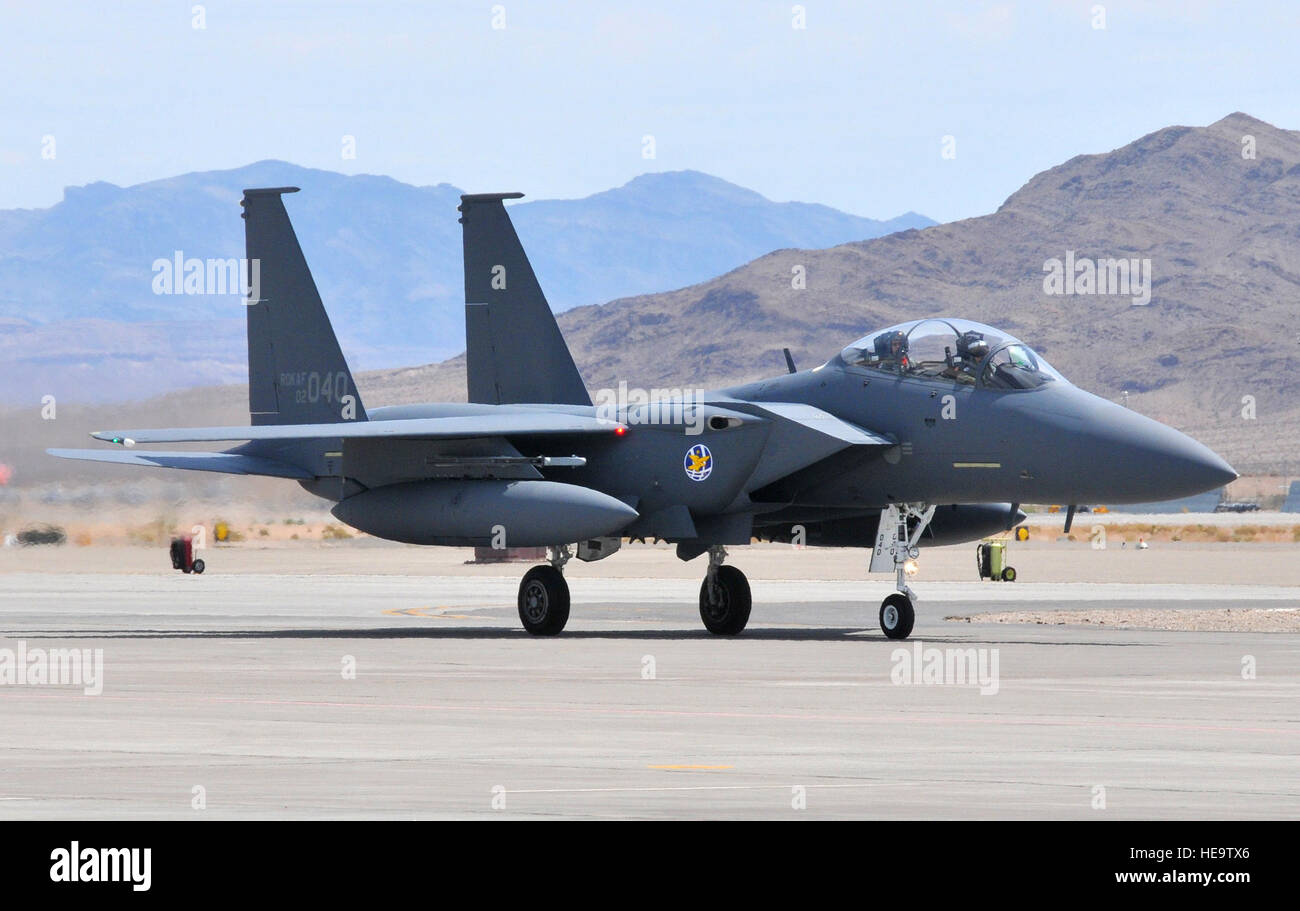 An F-15K Slam Eagle from the Republic of Korea Air Force's 122nd ...